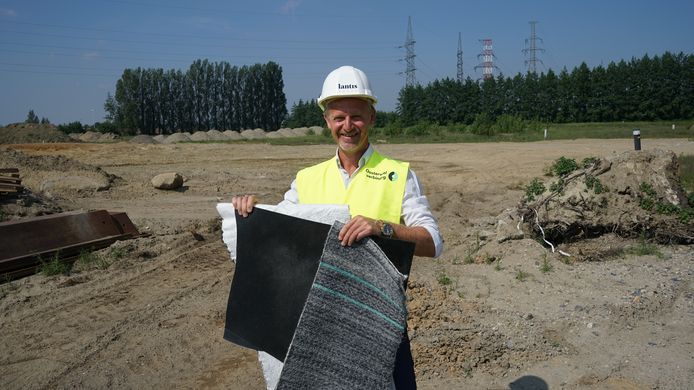 Lantis toont hoe verontreinigde PFOS-grond wordt ingekapseld: “Dit gaat ...