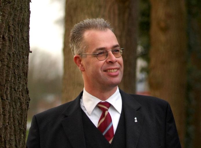 Pastor Thöni vertrekt om aalmoezenier te worden | Almelo e.o. | tubantia.nl