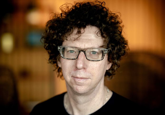 Arnon Grunberg stapt na 25 jaar op als columnist bij ‘Humo’ na heisa ...