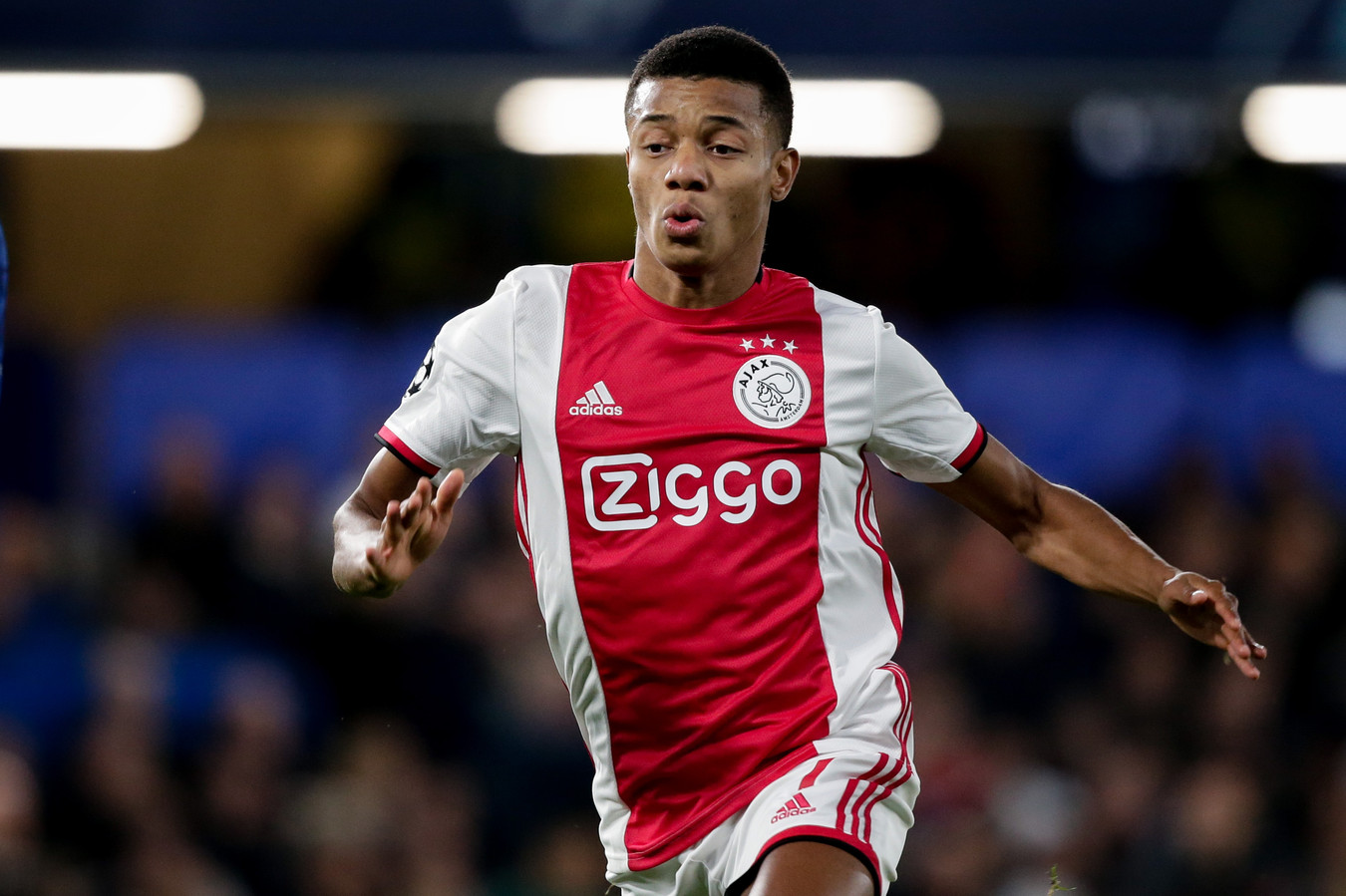 Neres werkt in Olympisch Stadion aan herstel | Foto | AD.nl