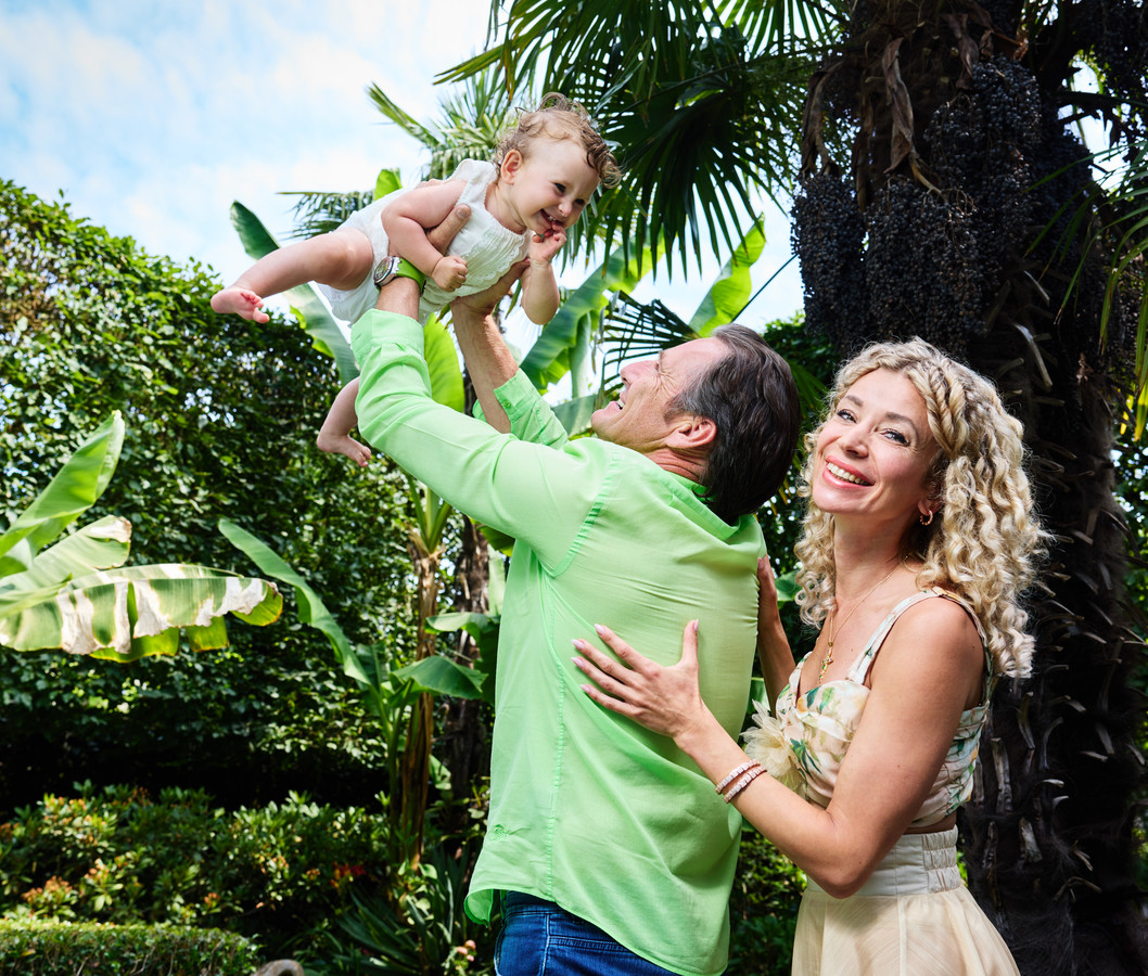 ‘The Sky is the Limit’-sterren Harry en Olga zijn één jaar papa en mama ...