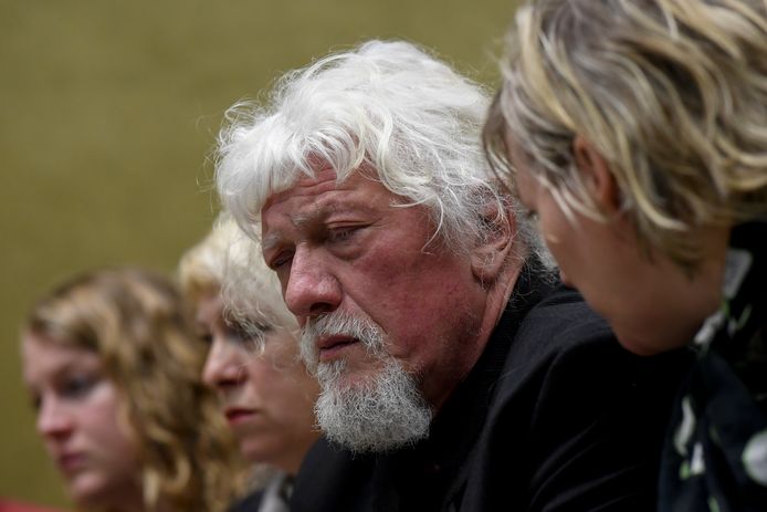 10 jaar nadat Jonathan Jacob stierf in politiecel vindt zijn vader rust ...