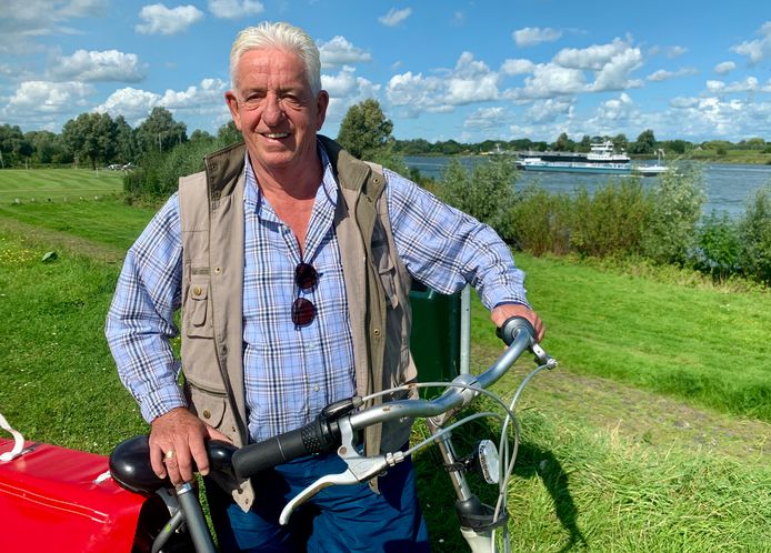 Krantenbezorger Jan wil mensen laten lachen, ondanks verdriet om de ...