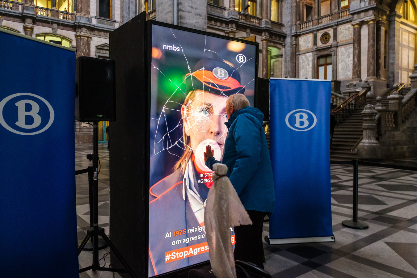 Interactief campagnebeeld moet agressie tegen treinpersoneel halt ...
