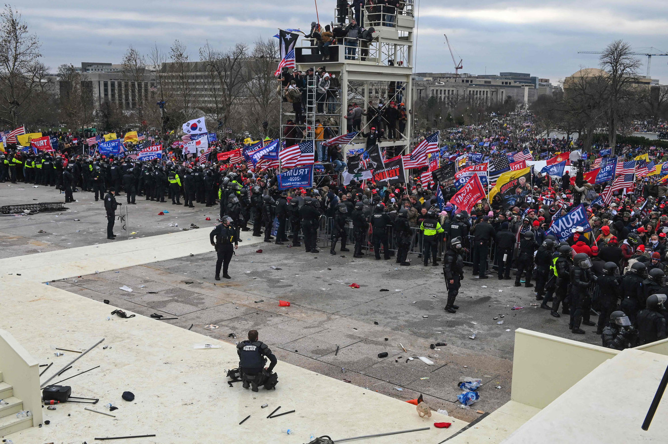 Hoe konden Trump-aanhangers zo makkelijk het Capitool binnenvallen ...