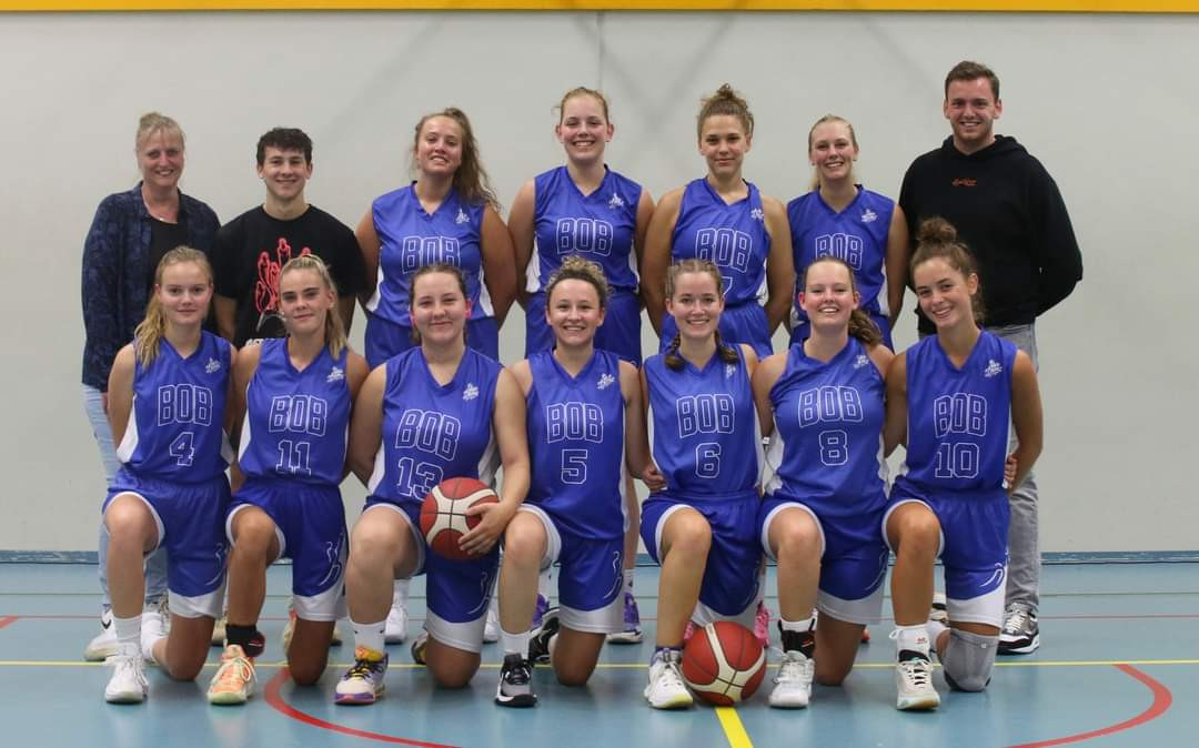 Oude tijden herleven bij basketbalclub: volle zaal voor vrouwenteam in ...