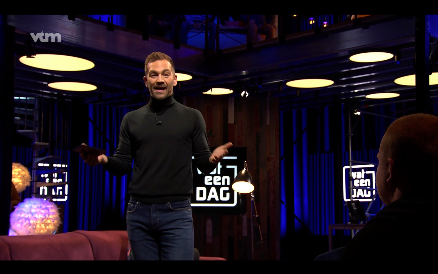 Wie is Davy Parmentier, de host van de nieuwe VTM-talkshow die totaal ...