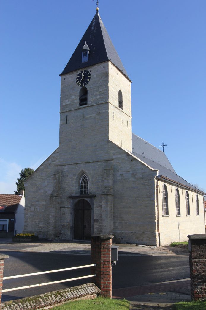 Meer dan 700.000 euro voor restauratie van Sint-Pieterskerk Mazenzele ...