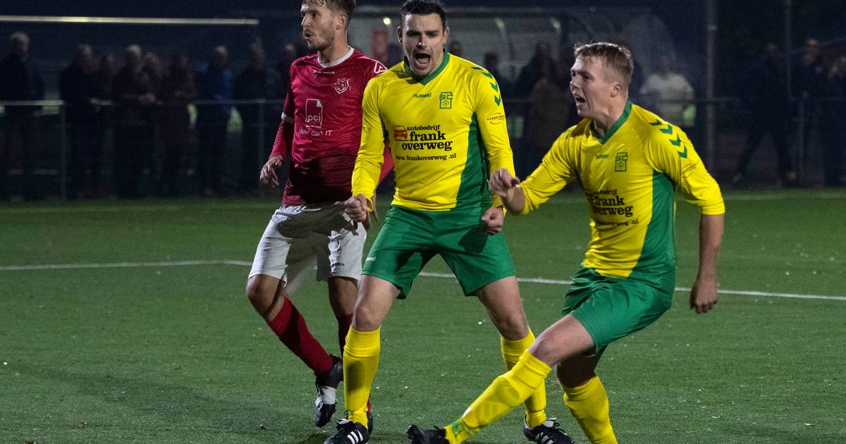 Rémon Elshof houdt neef Lars onder de duim bij Wijhe '92-Overwetering ...