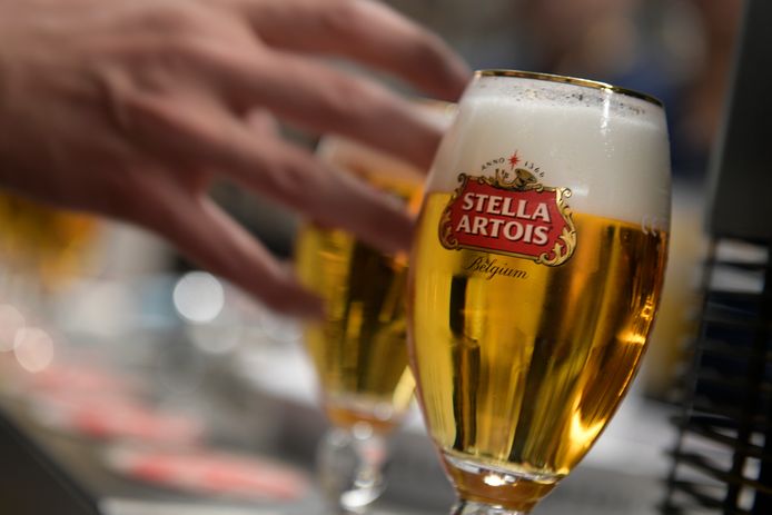 Pintje wordt 10 cent duurder: cafébazen weten niet waarom | Binnenland ...