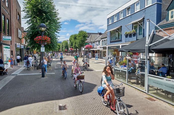 Marktstraat: de enige echte winkelstraat van Uden | Uden, Veghel e.o ...