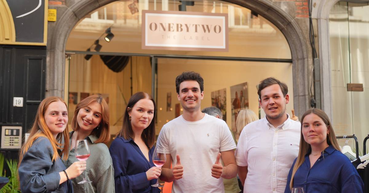 Shoppers worden model voor één dag tijdens fashionevenement ONEBYTWO | Leuven | hln.be