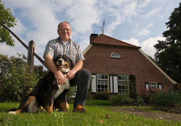 De vier bouwsels van Johan Harink in Oele mogen blijven staan | Hengelo ...