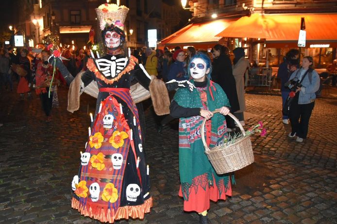 IN BEELD. Día de Muertos verlicht Brusselse Marollenwijk | Brussel | hln.be