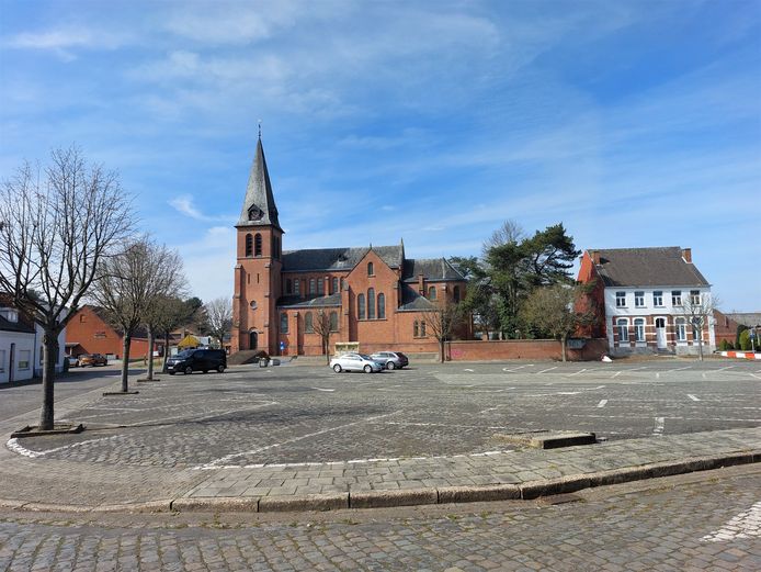 Rioleringswerken en herinrichting van marktplein in Hulsen vatten ...