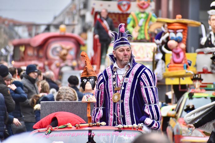KIJK. Rodenbach Carnaval, met jongste stadsprins ooit, lokt de massa ...