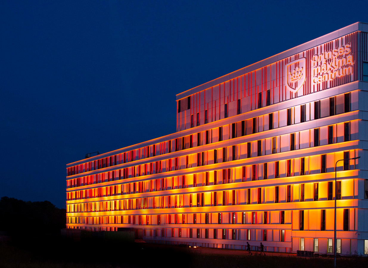 BN’ers zetten kinderen Prinses Máxima Centrum in gouden licht tijdens ...