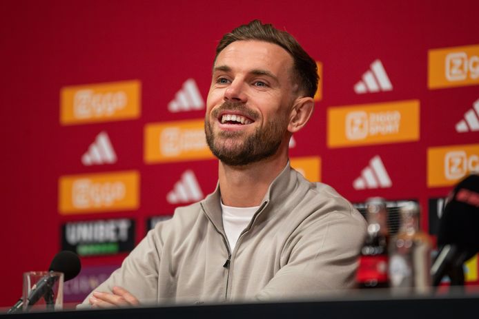 Aanwinst Jordan Henderson traint voor eerst mee bij Ajax en krijgt groen licht om te spelen ...