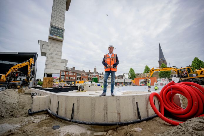 Dansen op tafel, want Hengelo is van ver gekomen | Hengelo | tubantia.nl