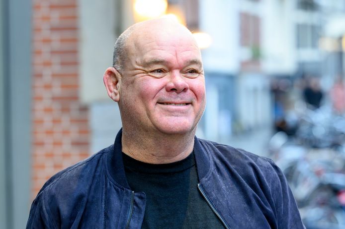 Regisseur trekt zich terug na incident met Paul de Leeuw in kinderziekenhuis | Show | AD.nl