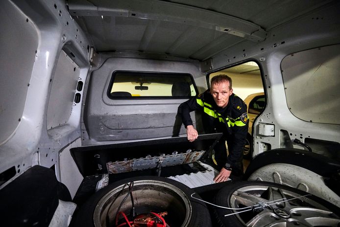 Smokkelen? Dan raak je je omgebouwde auto kwijt | Auto | AD.nl