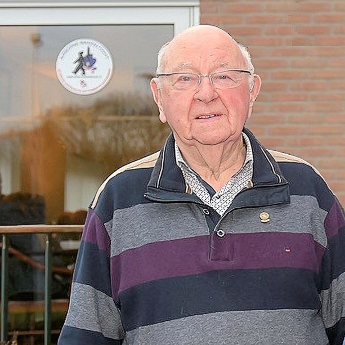 De vader van de Airborne in Oosterbeek zorgde elk jaar voor het ... De vader van de Airborne in Oosterbeek zorgde elk jaar voor het ...