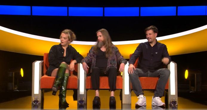 Als een Viking met groene oogschaduw en Crocs: zo intimideert Jeroen ...