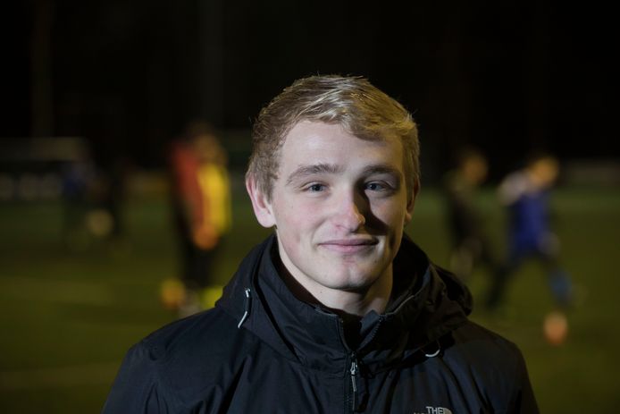 Luc Dolphijn wil met WAVV op zaterdag snel omhoog | Voetbal De Vallei ...