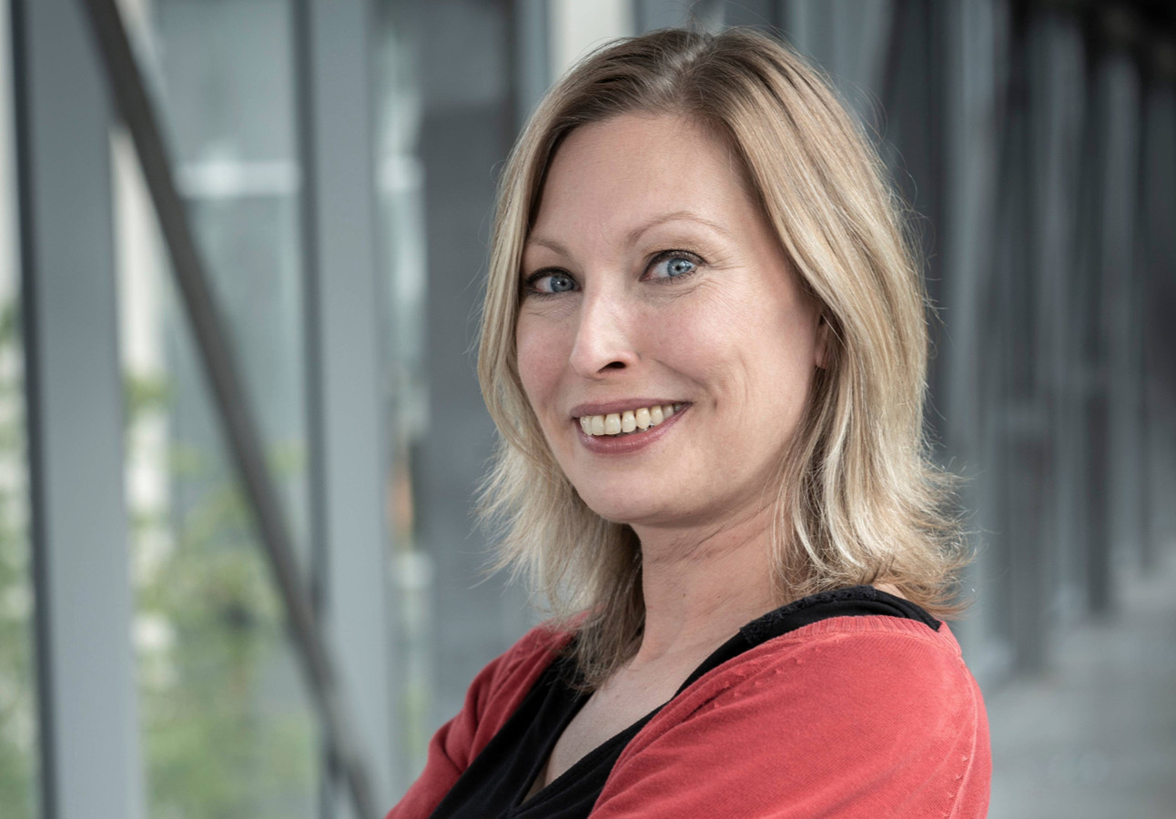 Presentatrice Roos Van Acker is weer verliefd: “Die kriebels... het ...