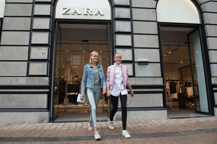 Fashionista's kunnen eindelijk los in Zwolse Zara | Zwolle | destentor.nl