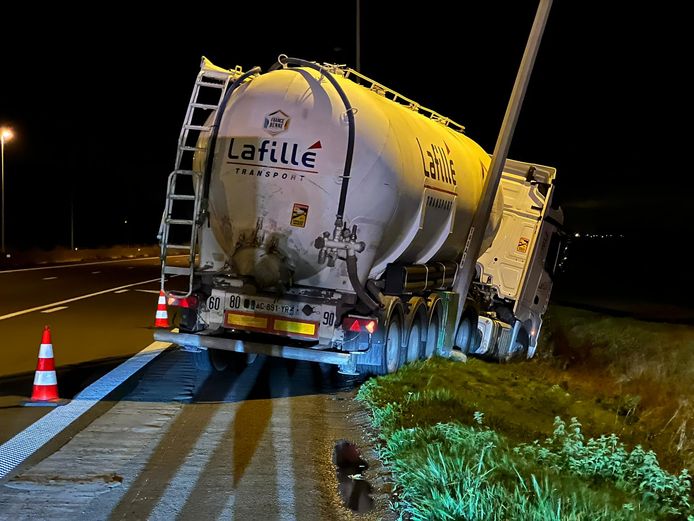 Wijze raad: altijd je handrem optrekken... | De Panne | hln.be