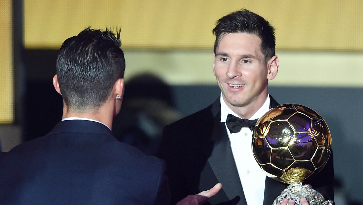 'Una manita': Messi zet vijfde Gouden Bal op de schouw | De Morgen