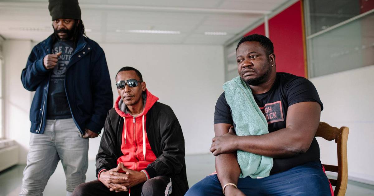 Twee krakers We Are Here opgepakt tijdens ontruiming pand Uilenstede ...