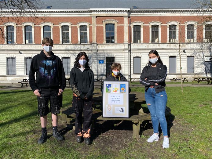 Leerlingen van Het Spectrum maken zeshonderd postkaarten voor ...