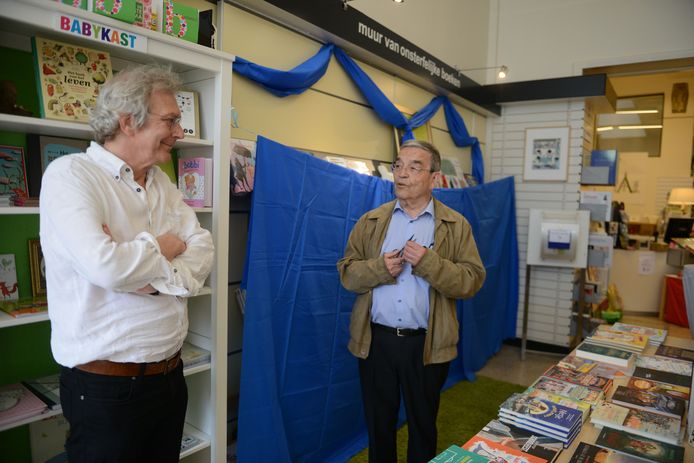 Oud-burgemeester Tobback onthult ‘muur van onsterfelijke boeken ... Oud-burgemeester Tobback onthult ‘muur van onsterfelijke boeken ...