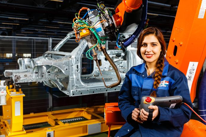 Vragen na de aanval op VDL: was de verdediging wel op orde? | Eindhoven ...