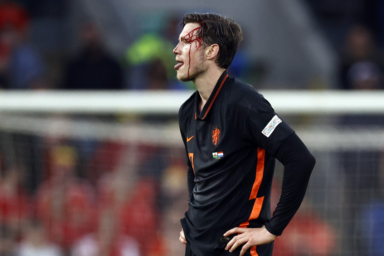 Wout Weghorst matchwinner ondanks sneetje in zijn hoofd: ‘Ik geloof dat ...