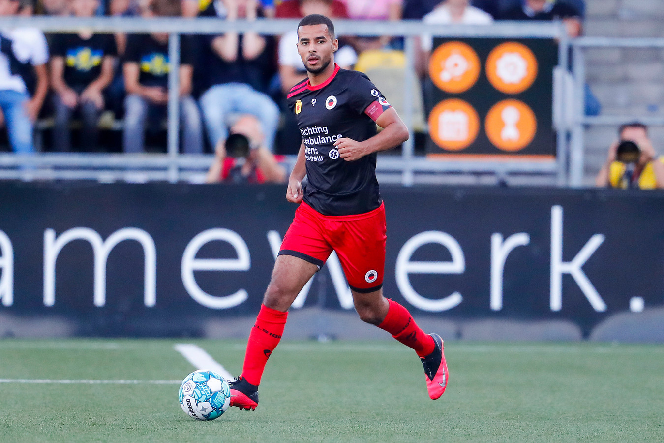 Redouan El Yaakoubi wacht tegen PSV grootste test van carrière: ‘Ontzag ...