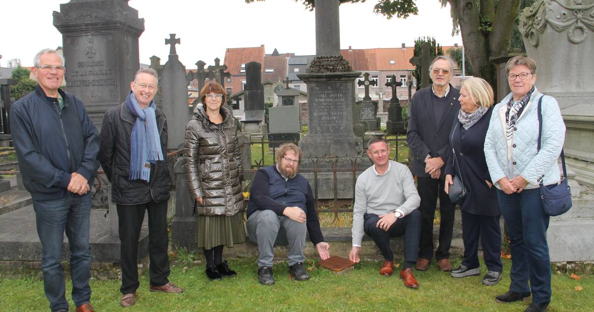 Burgemeester die eerste Izegemse elektriciteitscentrale opende krijgt ...