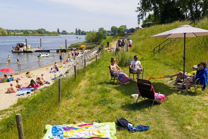 Alle ruis valt weg bij het strandje van Andel: ‘Ik mis alleen een ...