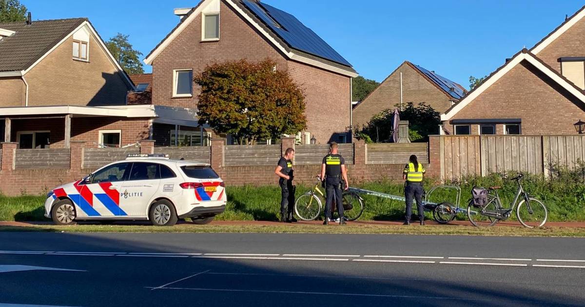 Bijzondere fietsendief: man knutselt zelf aanhangertje en neemt daarop ...