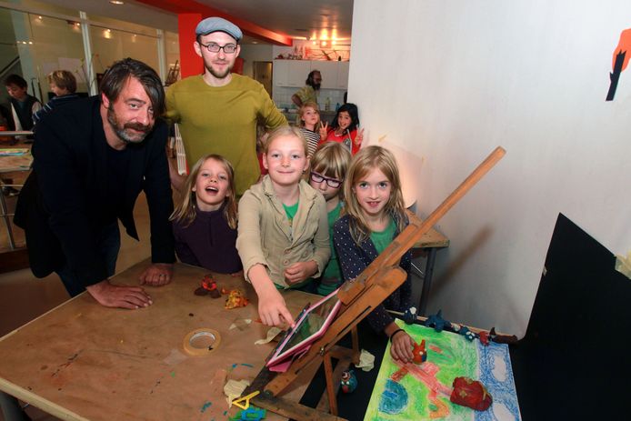 Wim Willaert op bezoek bij jonge filmmakers | Oostende | hln.be