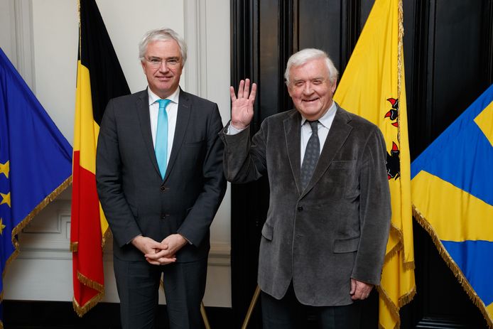 Walraet legt eed af als burgemeester | Spiere-Helkijn | hln.be