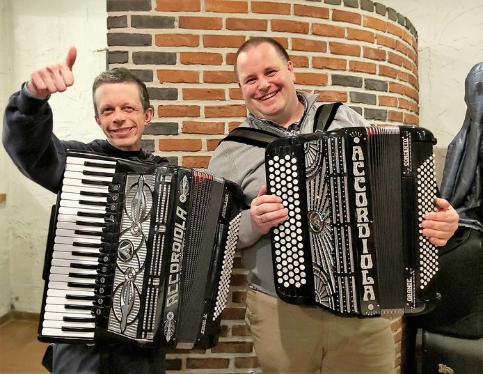 Op bezoek bij de oudste accordeonvereniging van het land: “Zodra iemand ...
