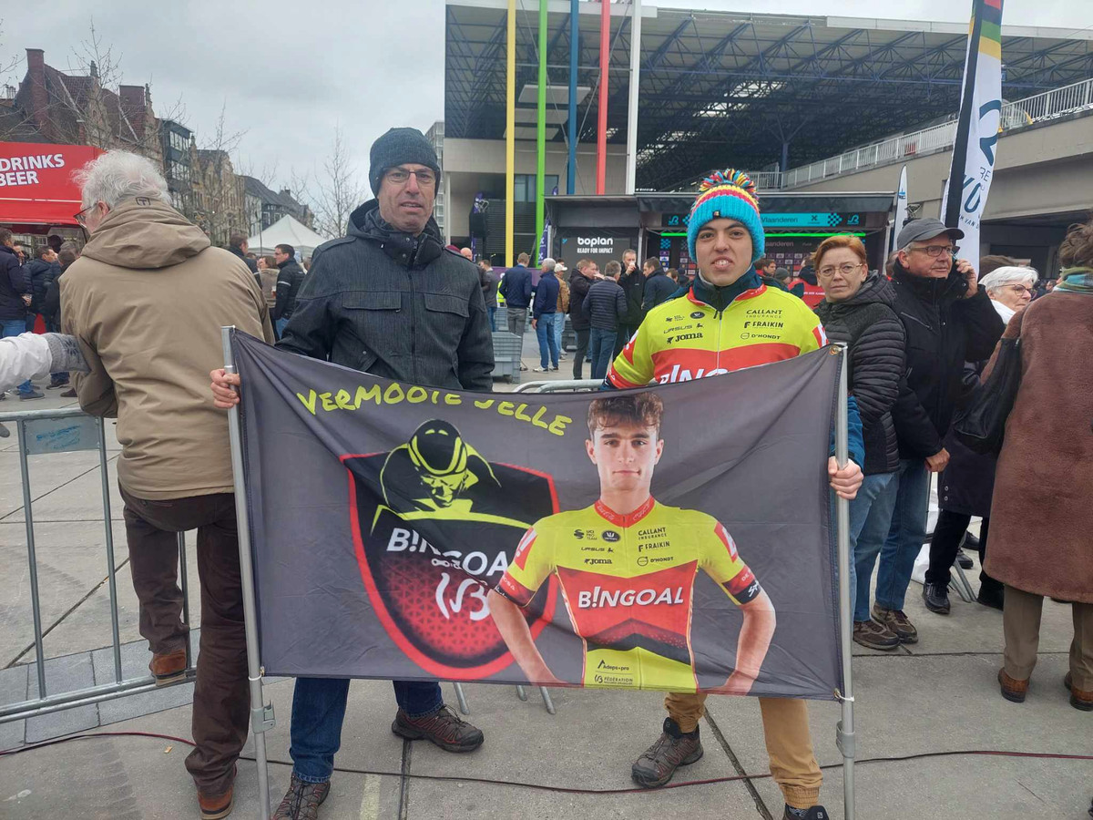 IN BEELD. Volkstoeloop voor start Dwars door Vlaanderen in wielerstad ...