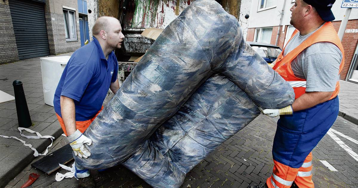 Grofvuil laten ophalen in Zeist? Dat gaat 10 euro kosten | Utrecht | AD.nl