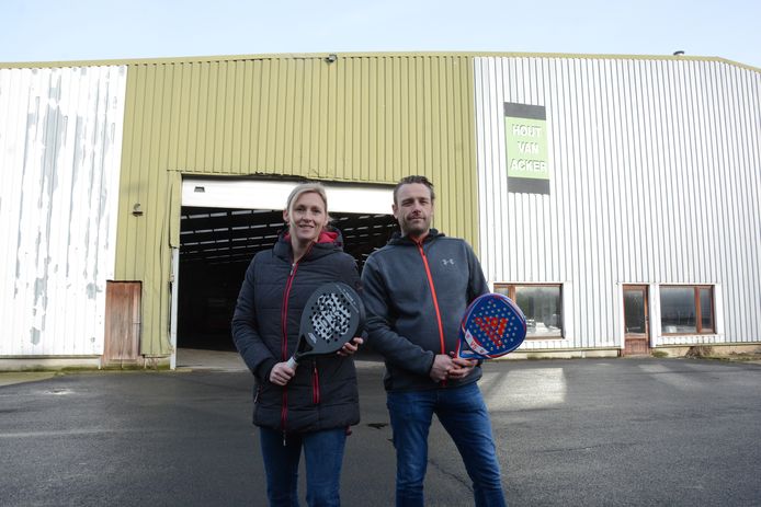 Koppel bouwt voormalige houthandel Van Acker om tot padelclub ...
