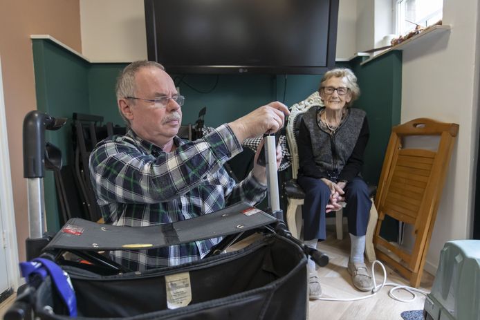 Reparateurs van het Repair Café Almelo verrichten wonderen, en niet ...