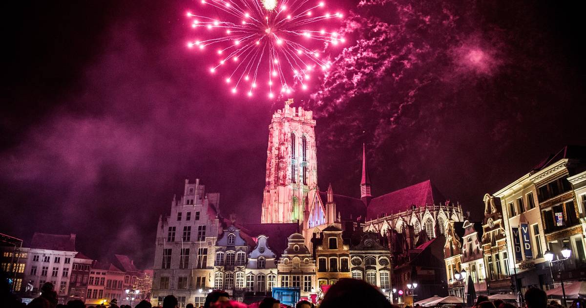 Stad schrapt vuurwerk op Vlaamse en Nationale Feestdag | Mechelen | hln.be