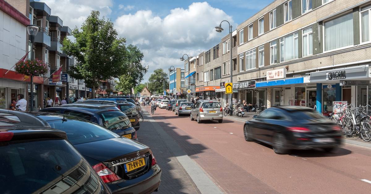 In twee uur tijd 17 mensen bekeurd op Kruisstraat in Eindhoven ...